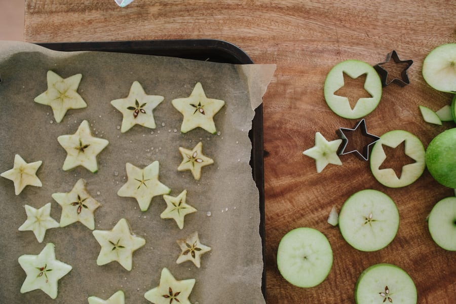 Birthdays for Children: Apple Star Cake Decorations - Natalie Trusler