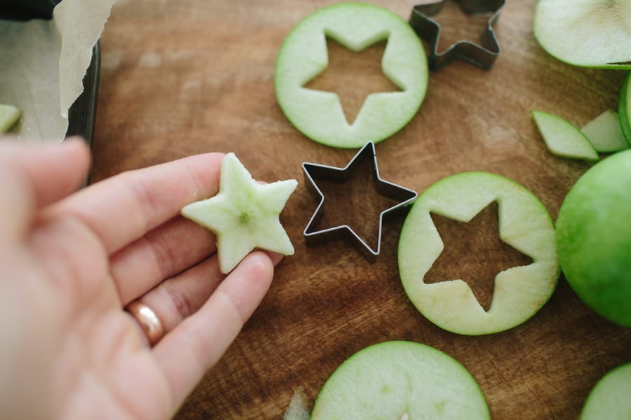 Birthdays for Children: Apple Star Cake Decorations - Natalie Trusler